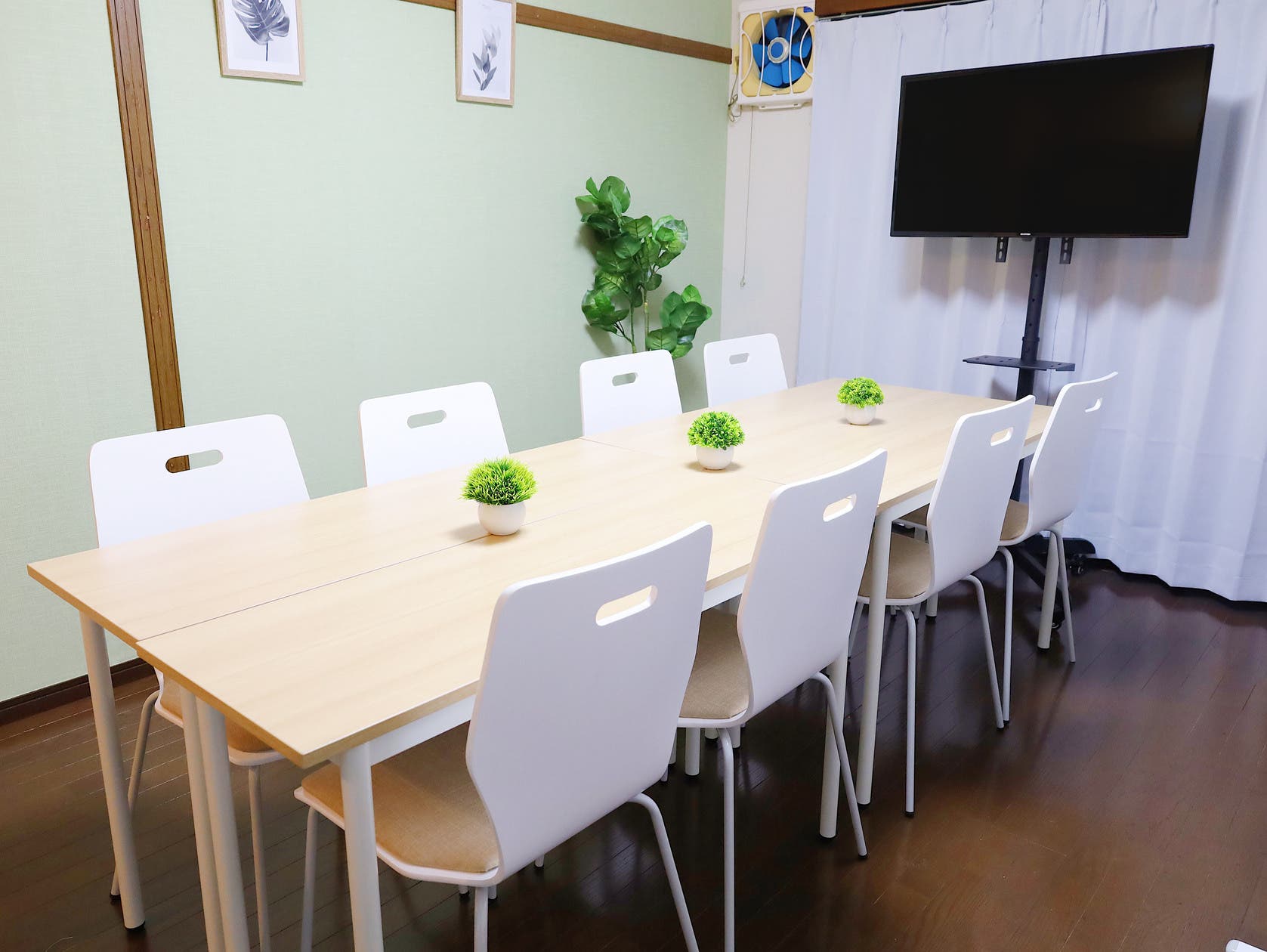 WiFi・大型モニター全て無料！ 会議・勉強会・ボードゲーム・研修・動画配信・女子会・懇親会などの写真6