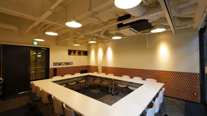 Cルーム 恵比寿駅から徒歩3分!Wi-Fi無料の完全個室。広いお部屋で3密回避!セミナーや研修などに最適です。の写真2