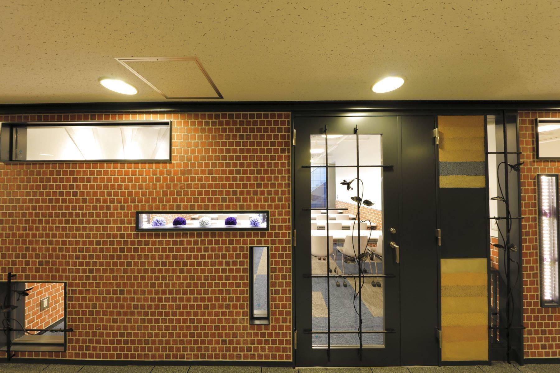 Cルーム　恵比寿駅から徒歩3分！Wi-Fi無料の完全個室。広いお部屋で3密回避！セミナーや研修などに最適です。の写真3