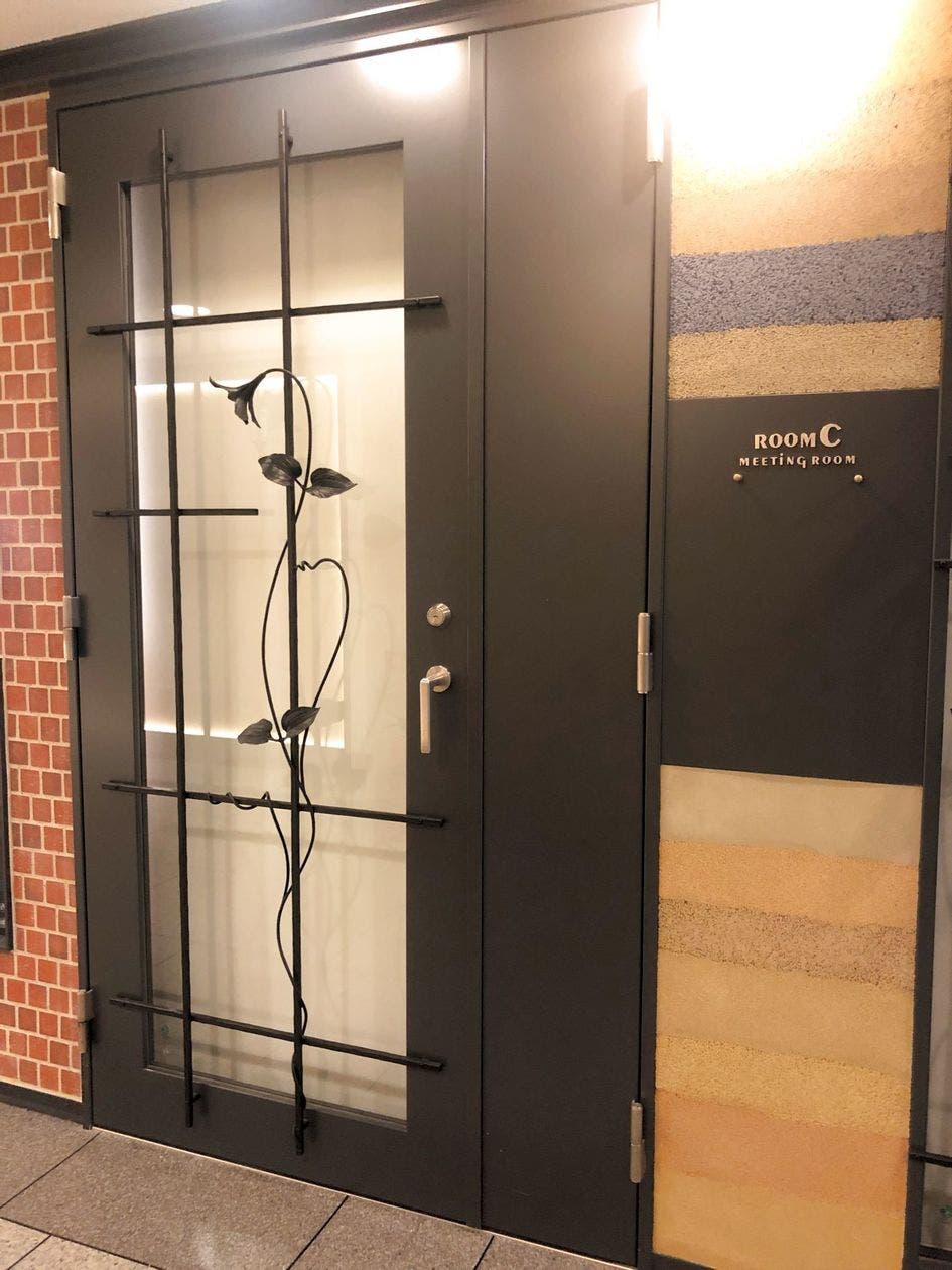 Cルーム　恵比寿駅から徒歩3分！Wi-Fi無料の完全個室。広いお部屋で3密回避！セミナーや研修などに最適です。の写真4