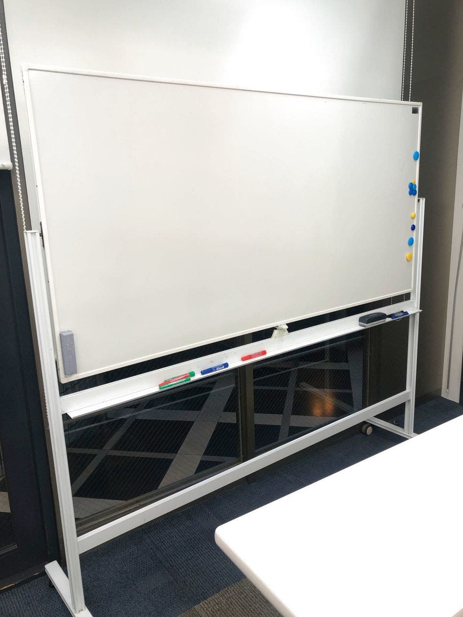 Cルーム　恵比寿駅から徒歩3分！Wi-Fi無料の完全個室。広いお部屋で3密回避！セミナーや研修などに最適です。の写真6