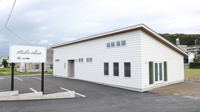 西尾市 国道23号線 小島インター下車すぐの写真スタジオですの写真1