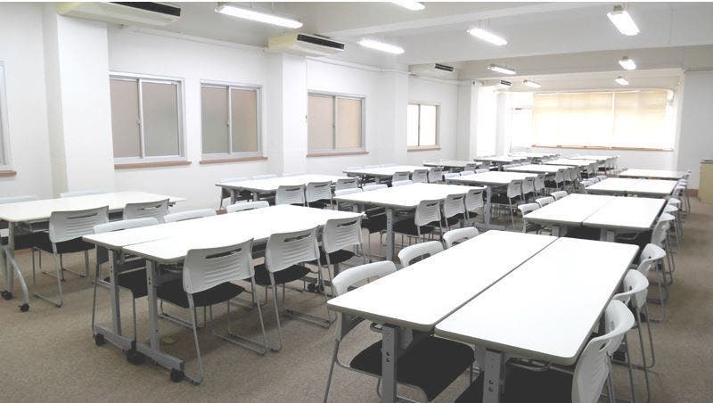 【飯田橋】ビジネスシーンに大活躍のクラシックな雰囲気の会議室／4階大会議室Aの写真7