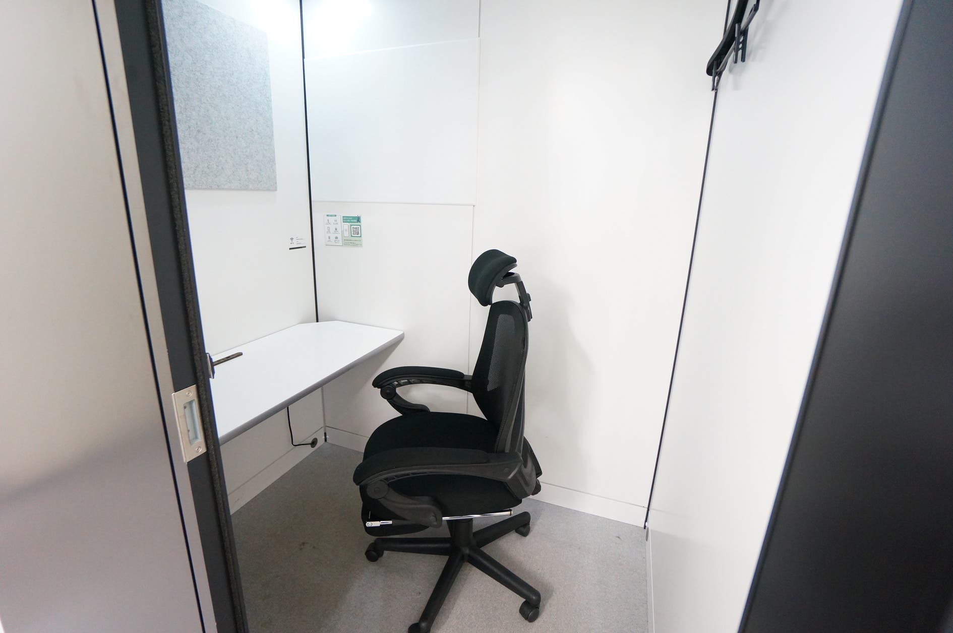 ＜RemoteworkBOX HKTビル神保町店【No.1】＞完全個室⭐️Wi-Fi無料！2時間以上の利用でお得！の写真10