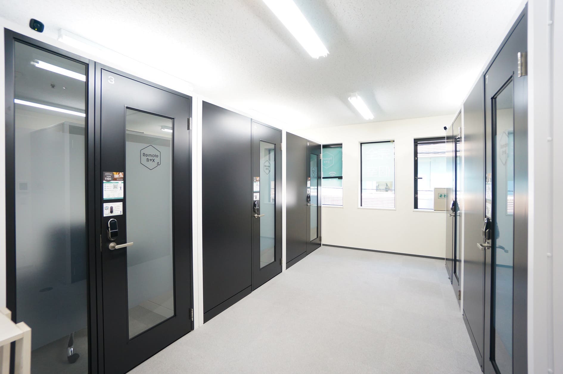 ＜RemoteworkBOX HKTビル神保町店【No.2】＞完全個室⭐️Wi-Fi無料！2時間以上の利用でお得！の写真1