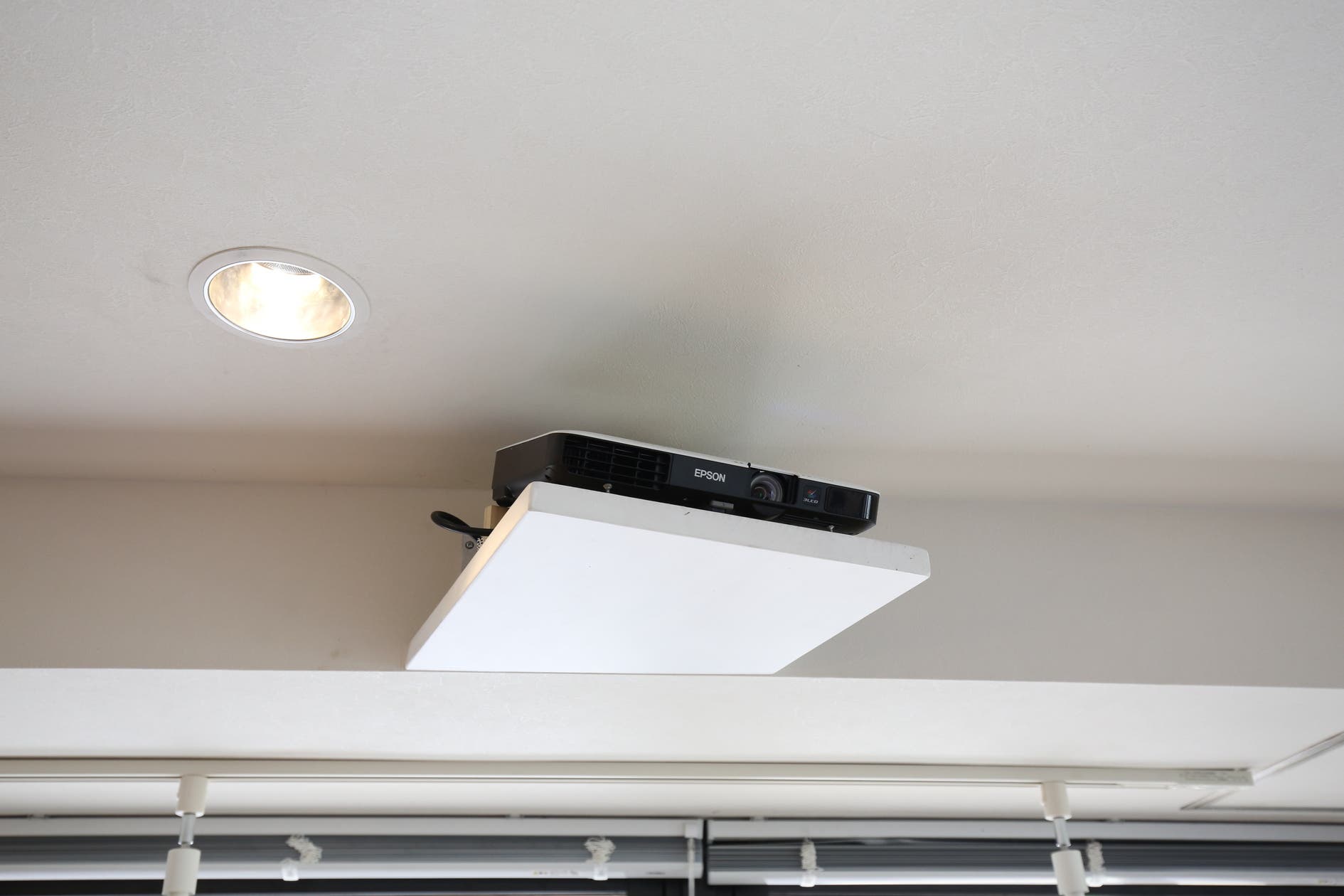 プロジェクターの画像1