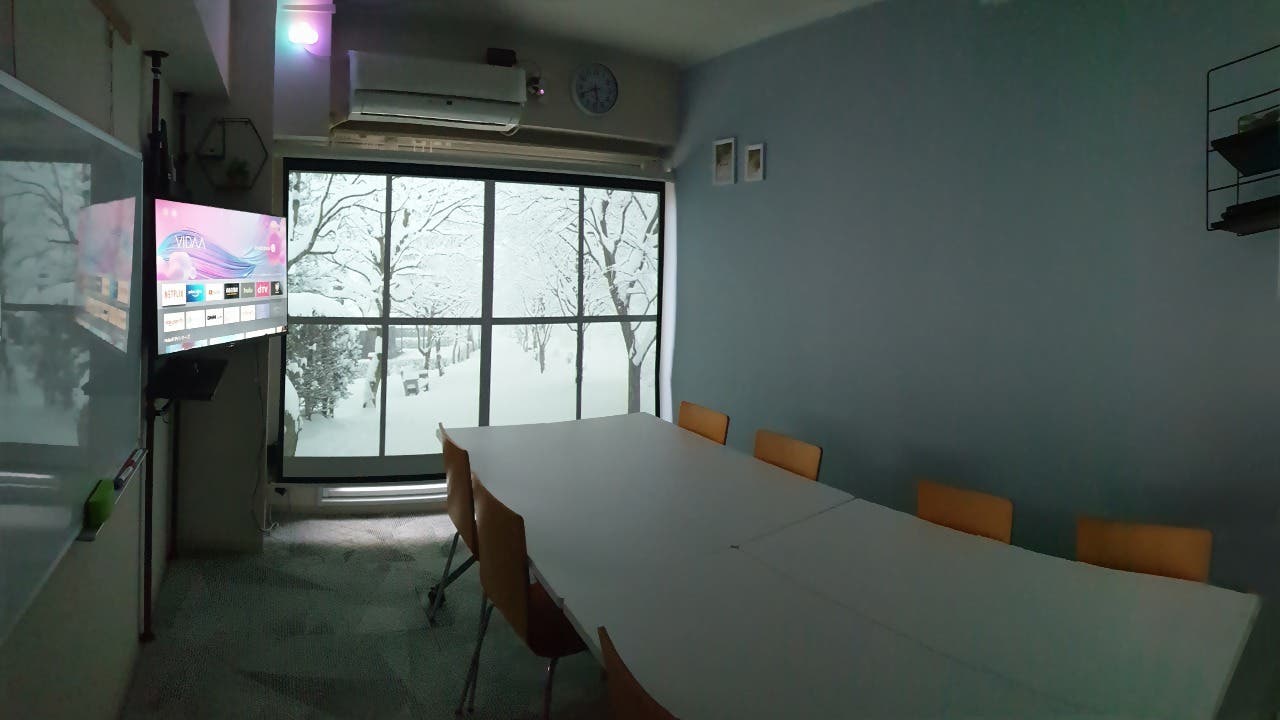 🆕新規オープン割引中🎉吉祥寺駅1分の最上階🆕エレベーター有✨光ネット・風通しバツグン・100型画面・アクリル板109の写真9