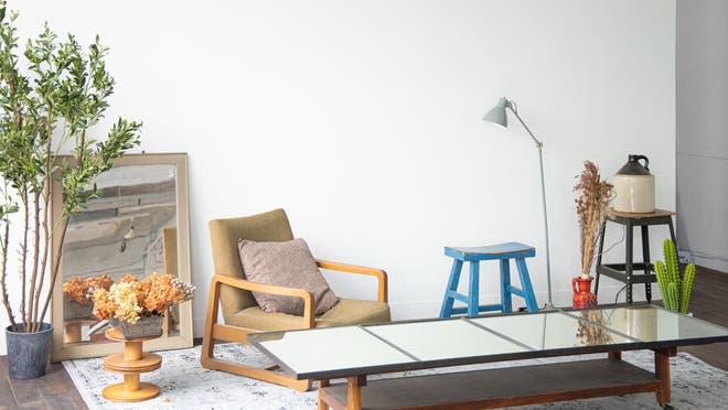 築55年のレトロなスタジオスペース〔自然光,透明感を感じる白い壁面,レトロなフローリング,天井高〕の写真6