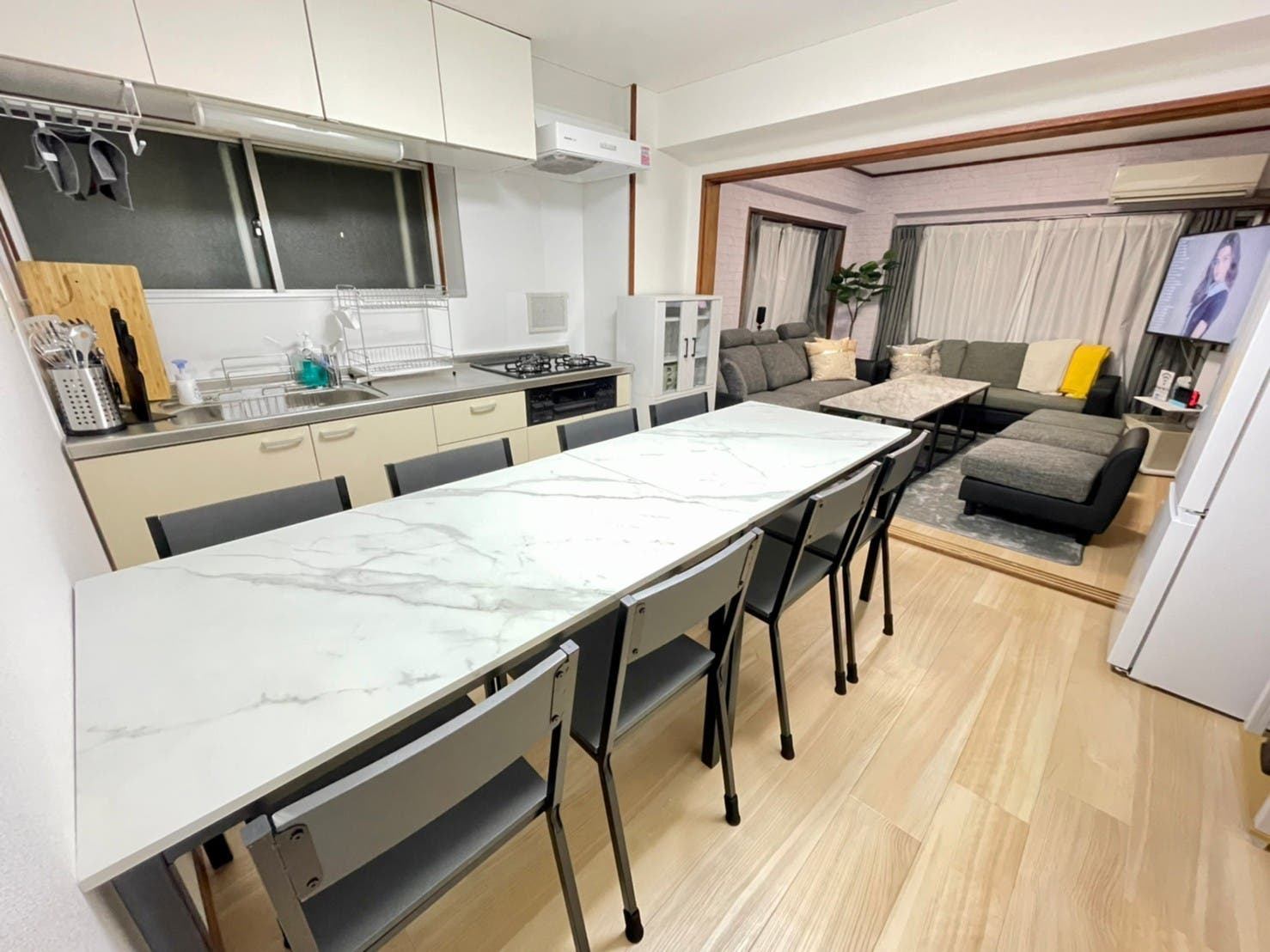 【広いキッチン🍽】駅6分✨最大20名🙆‍♀️100㌅大画面でゲーム・鑑賞🎥24H🌃【alpha_001】の写真13