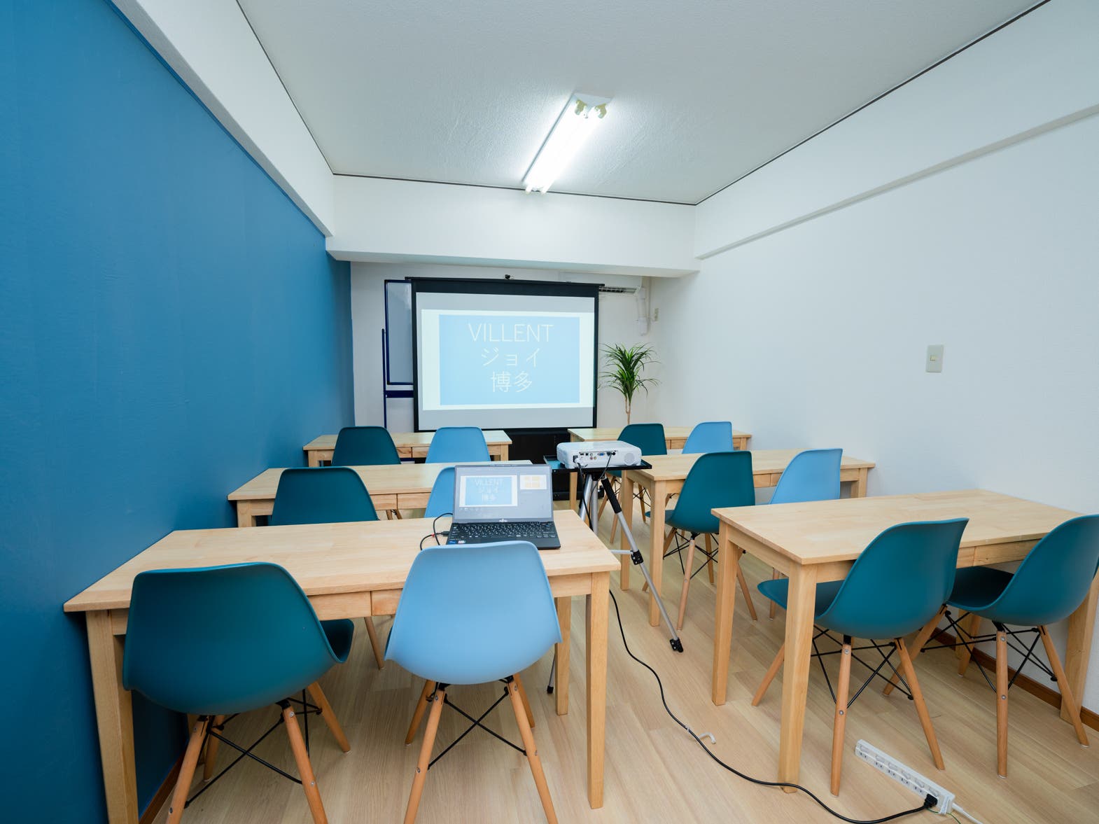 P2.P4出口2分/最大17名/設備無料/光高速Wifi/ﾌﾟﾛｼﾞｪｸﾀｰ/ﾎﾜｲﾄﾎﾞｰﾄﾞの写真7