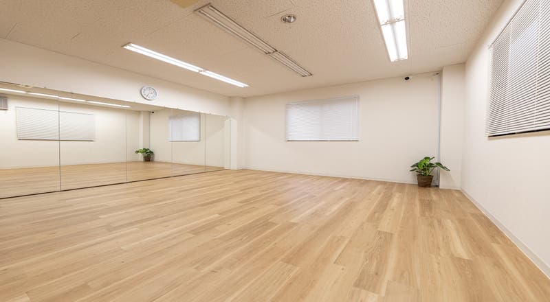 【京都河原町駅徒歩6分】調光可能なレンタルスタジオ｜1日レンタル・オールナイト可｜ヨガ・ダンス・ワークショップに