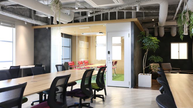 志木駅南口徒歩30秒 人工芝のキャンプ風会議室(ミーティングルームD)の写真2