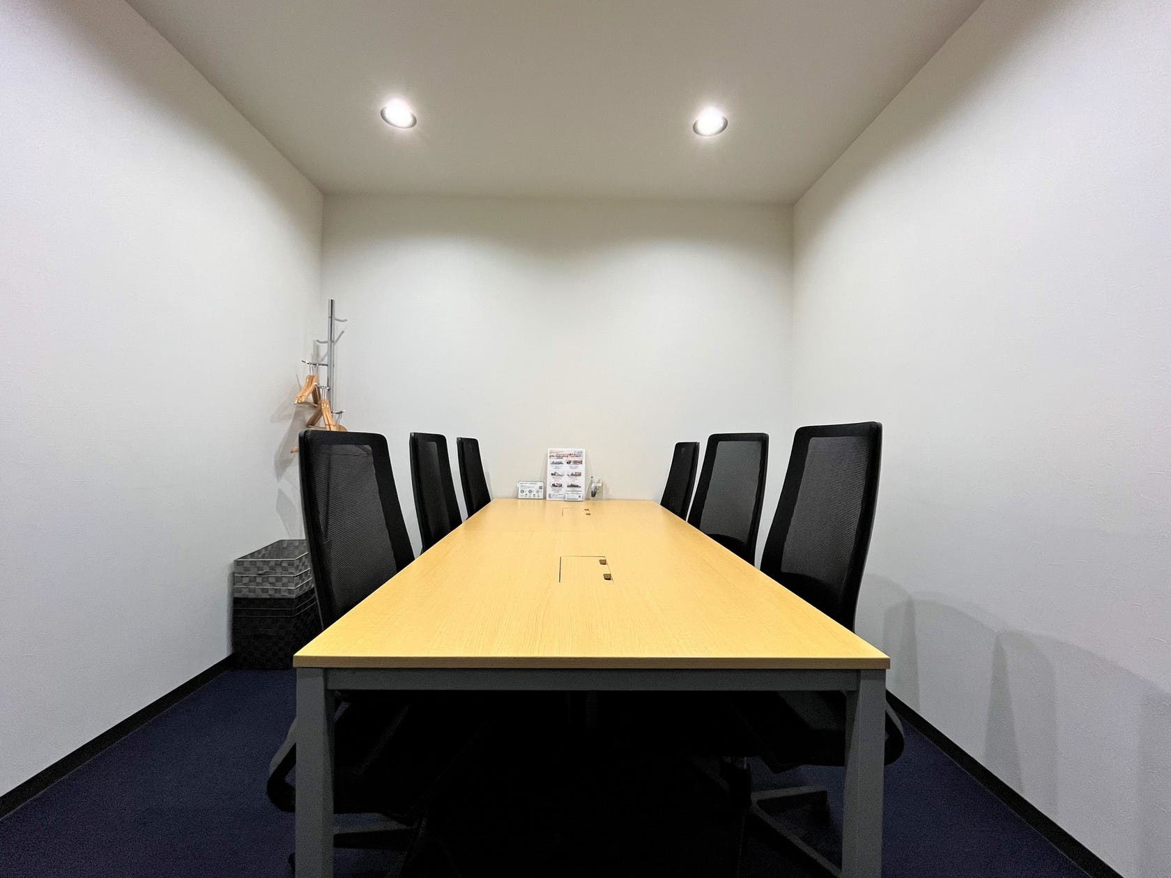 【BIZcomfort神戸三宮】三宮（三ノ宮）駅各線から徒歩５分！６名用貸会議室の写真4