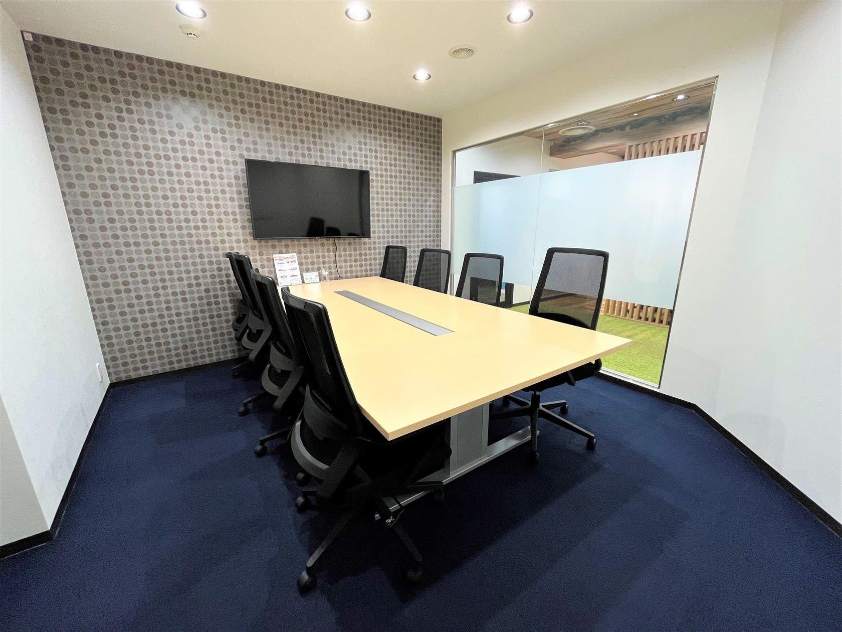 【BIZcomfort神戸三宮】三宮（三ノ宮）駅各線から徒歩５分！8名用貸会議室の写真4