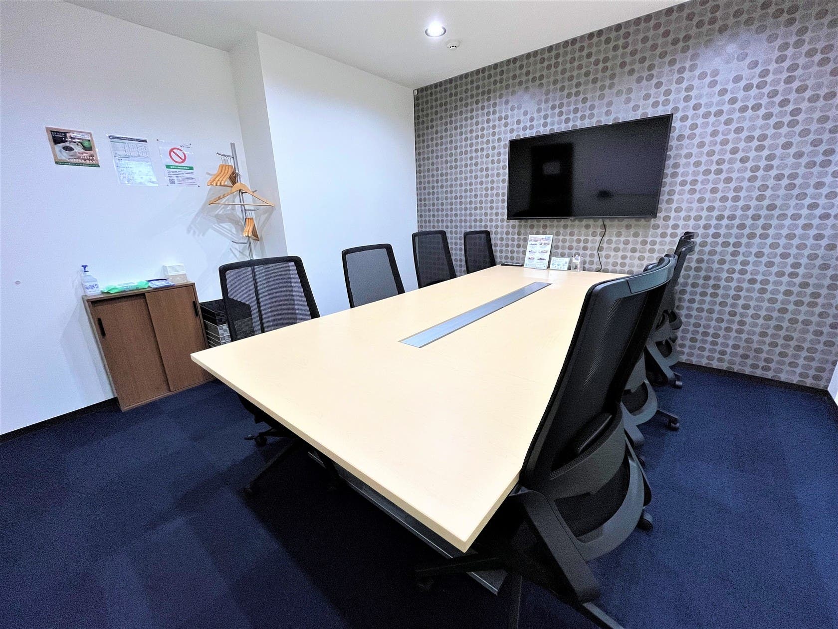 【BIZcomfort神戸三宮】三宮（三ノ宮）駅各線から徒歩５分！8名用貸会議室の写真5