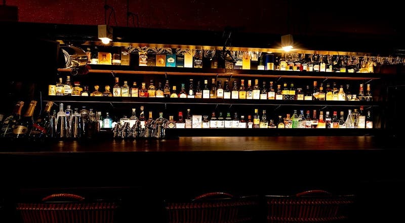 【撮影おすすめ】新橋駅徒歩2分の隠れ家Bar　その他、各種飲み会、交流会など様々な用途でご利用可能です。