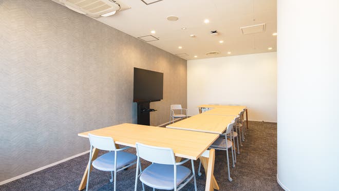 【小倉駅直結】用途豊富なセミナールーム(15名規模)の写真1