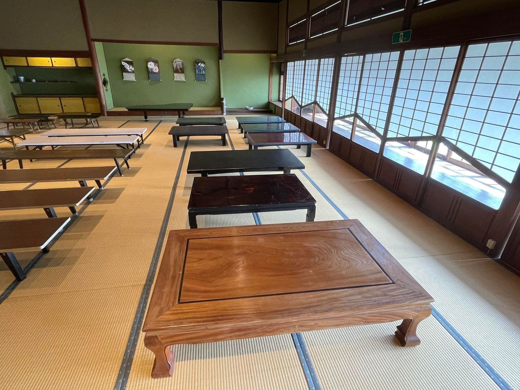 約60畳の元宴会場貸しスペースの写真23