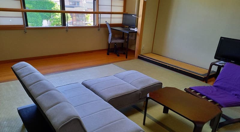 かけ流し温泉銭湯の少人数のテレワーク等に最適な個室