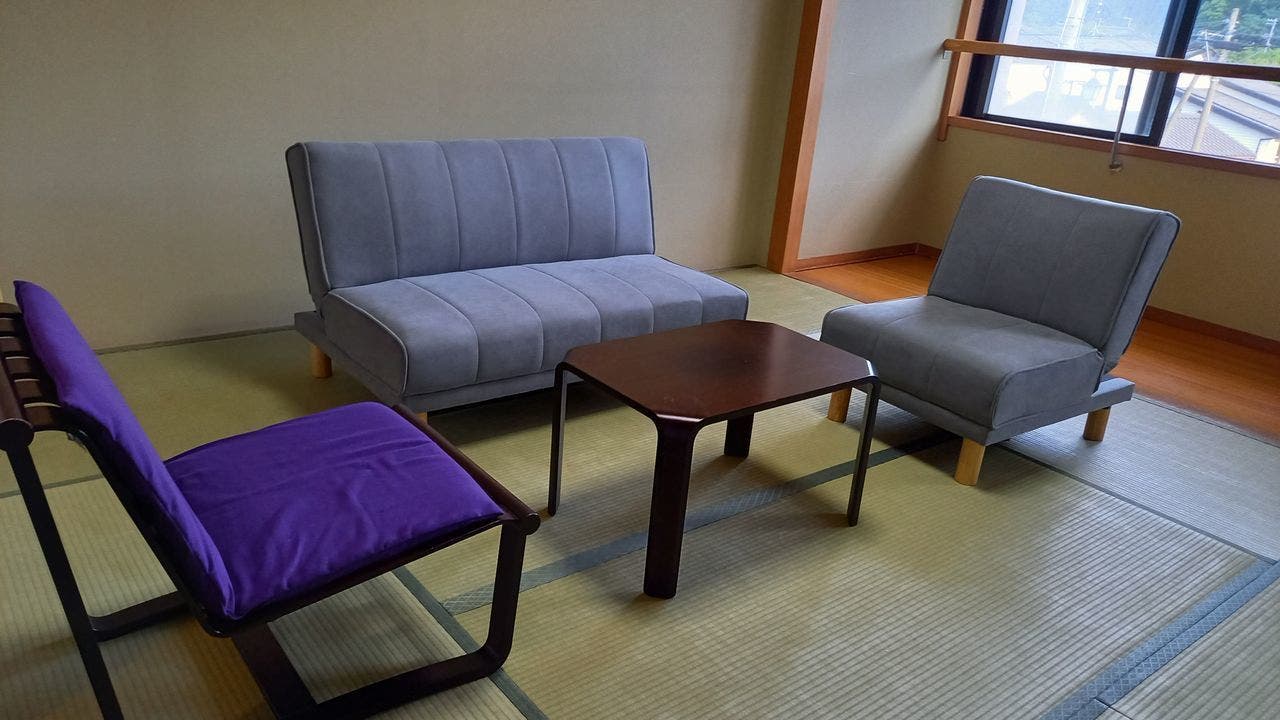 かけ流し温泉銭湯の少人数のテレワーク等に最適な個室の写真9