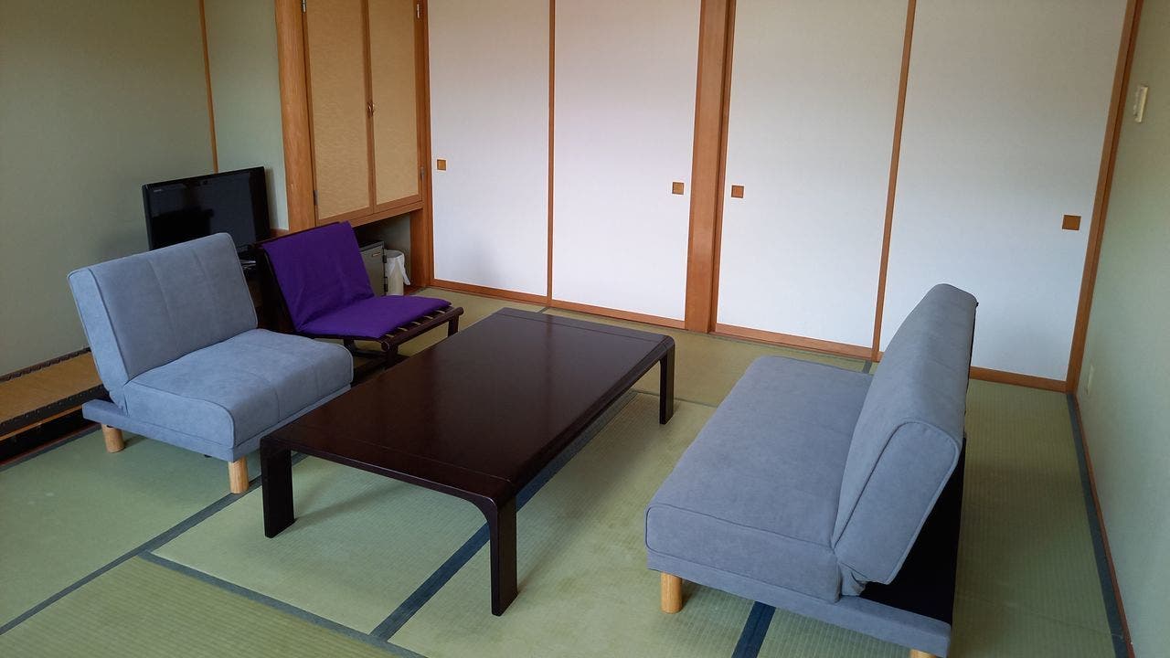 かけ流し温泉銭湯の少人数のテレワーク等に最適な個室の写真11