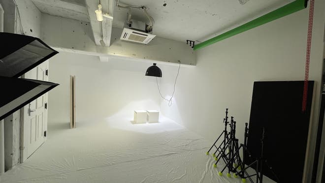 【練馬徒歩4分】HP完成記念!高3.3×横6m白ホリ、トップライトの打てるレンタル撮影スタジオの写真1