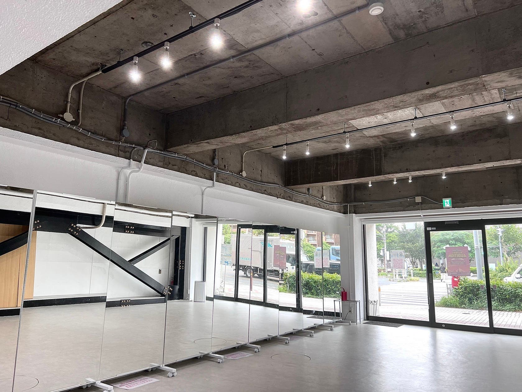 【駅近！おしゃれで開放感のあるスタジオ】リハーサルやワークショップ・各種レッスンに最適！の写真5