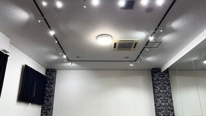 【駅近!おしゃれで開放感のあるスタジオ】リハーサルやワークショップ・各種レッスンに最適の写真1