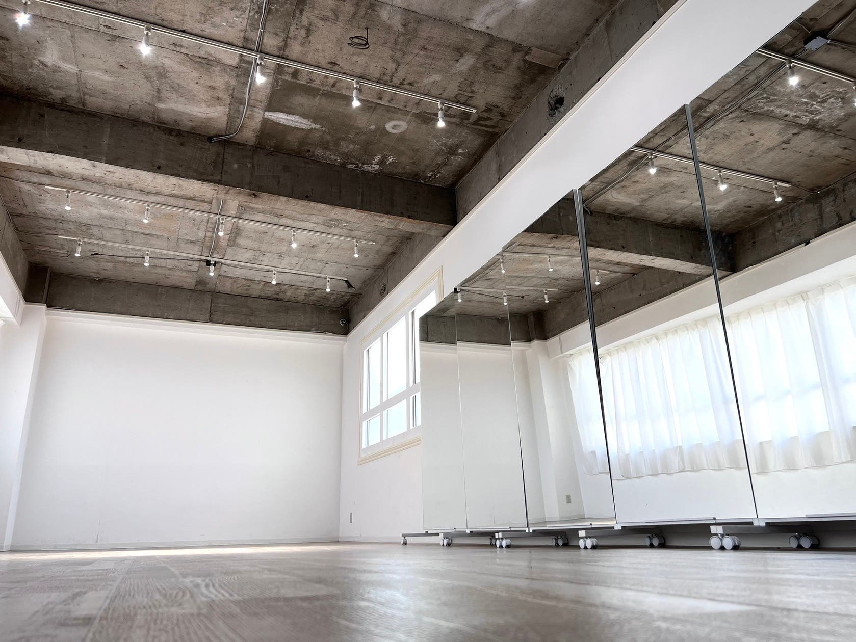 【駅近！オシャレなスタジオで写真・動画撮影】写真撮影/映像撮影/配信の写真16