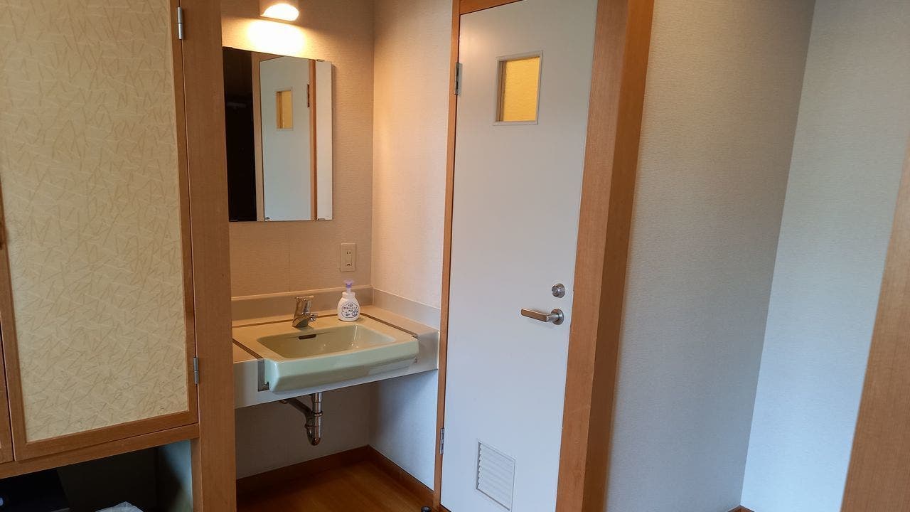 かけ流し温泉銭湯の会議、セミナー、教室等に最適な個室の写真15