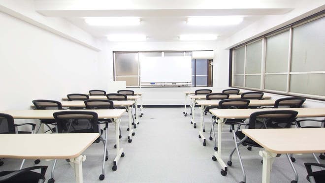 【西新宿駅徒歩1分】プロジェクター無料🉐高速Wi-Fi💻個室/最大30名/レンタルスペース『Crave西新宿02』の写真1