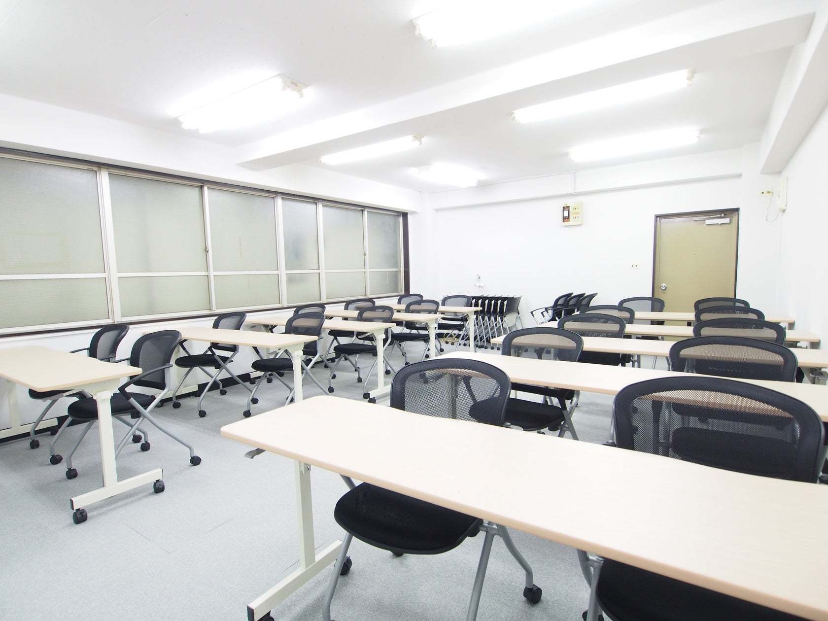 【西新宿駅徒歩１分】プロジェクター無料🉐高速Wi-Fi💻個室/最大30名/レンタルスペース『Crave西新宿02』の写真6