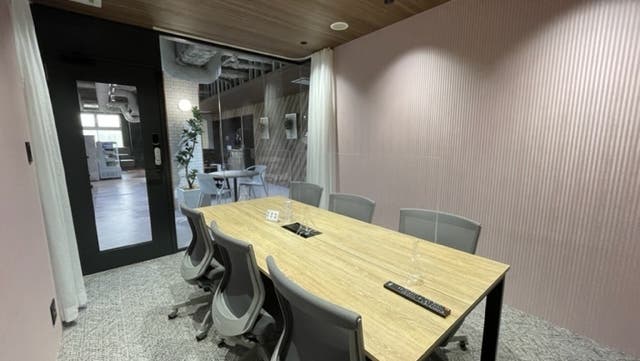 志木駅南口徒歩30秒 おしゃれでキレイな貸し会議室(ミーティングルームC)の写真2
