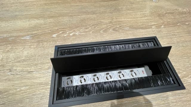 志木駅南口徒歩30秒 おしゃれでキレイな貸し会議室(ミーティングルームC)の写真4