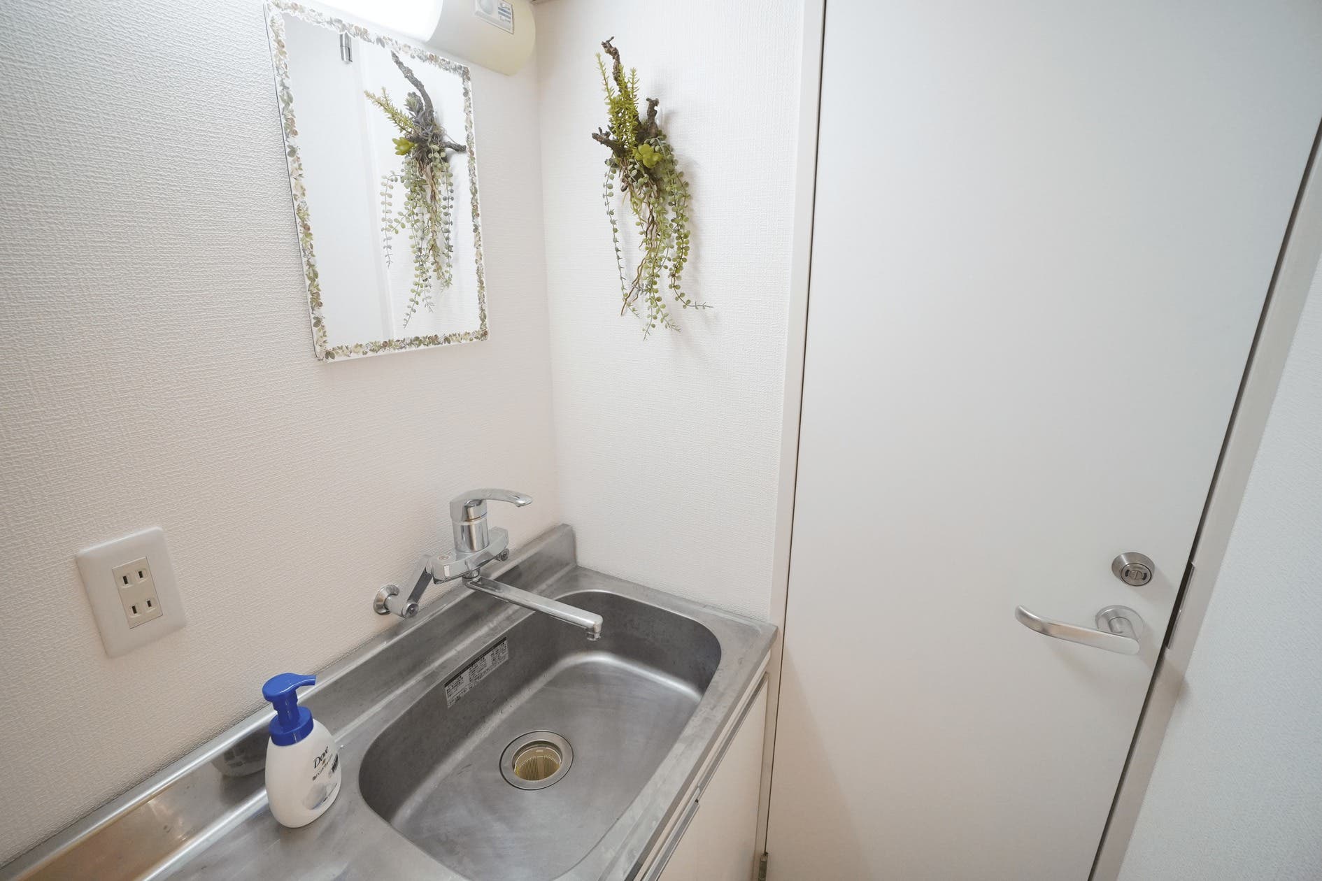 ＜ミニマルワークスペース神田No.1＞神田駅徒歩2分！完全個室⭐️高速光Wi-Fi/モニター無料の写真16