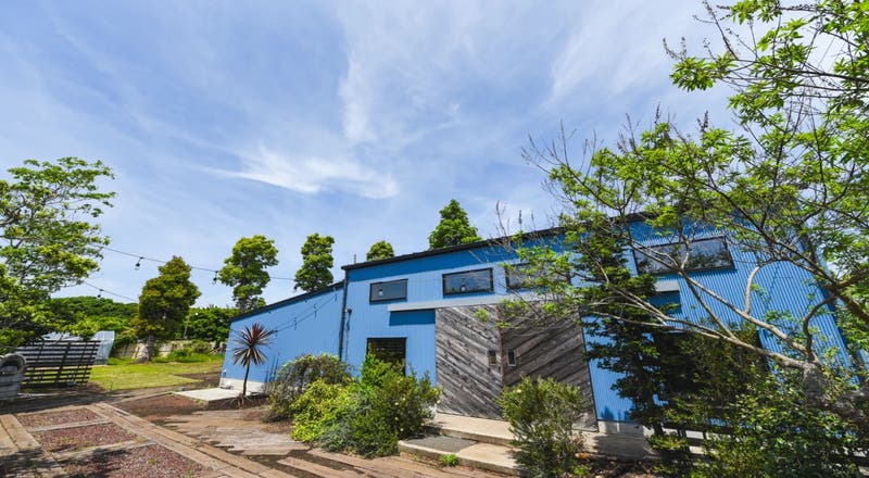 【大人も楽しい秘密基地❗️】湘南・藤沢北部の農園地帯。貸切キャンプ｜音楽イベント｜撮影｜キッチン・シャワー完備