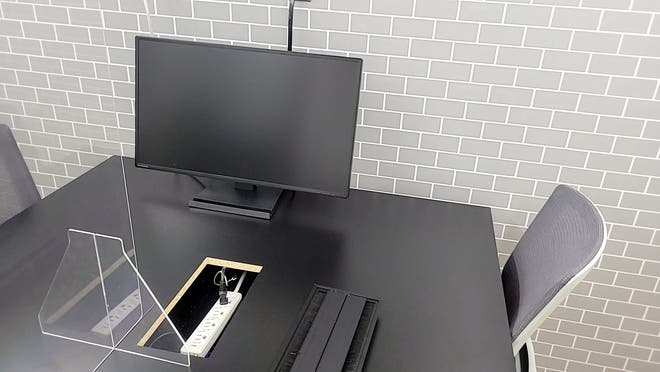 <小部屋会議室>土日祝日も使えます!コワーキングスペースにも利用可✨6名利用可✨大阪梅田駅から徒歩1分♪の写真4