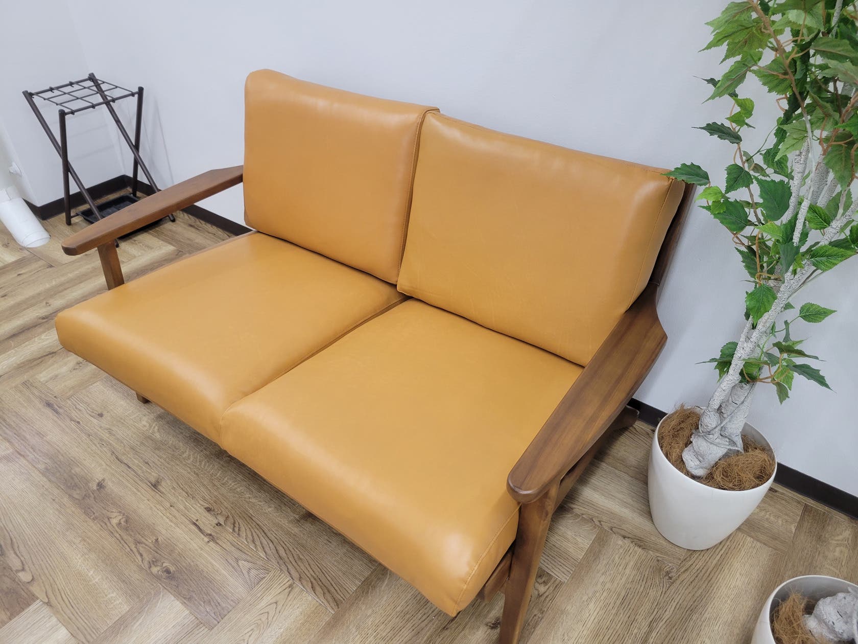 ＜小部屋会議室＞土日祝日も使えます！コワーキングスペースにも利用可✨6名利用可✨大阪梅田駅から徒歩1分♪の写真5