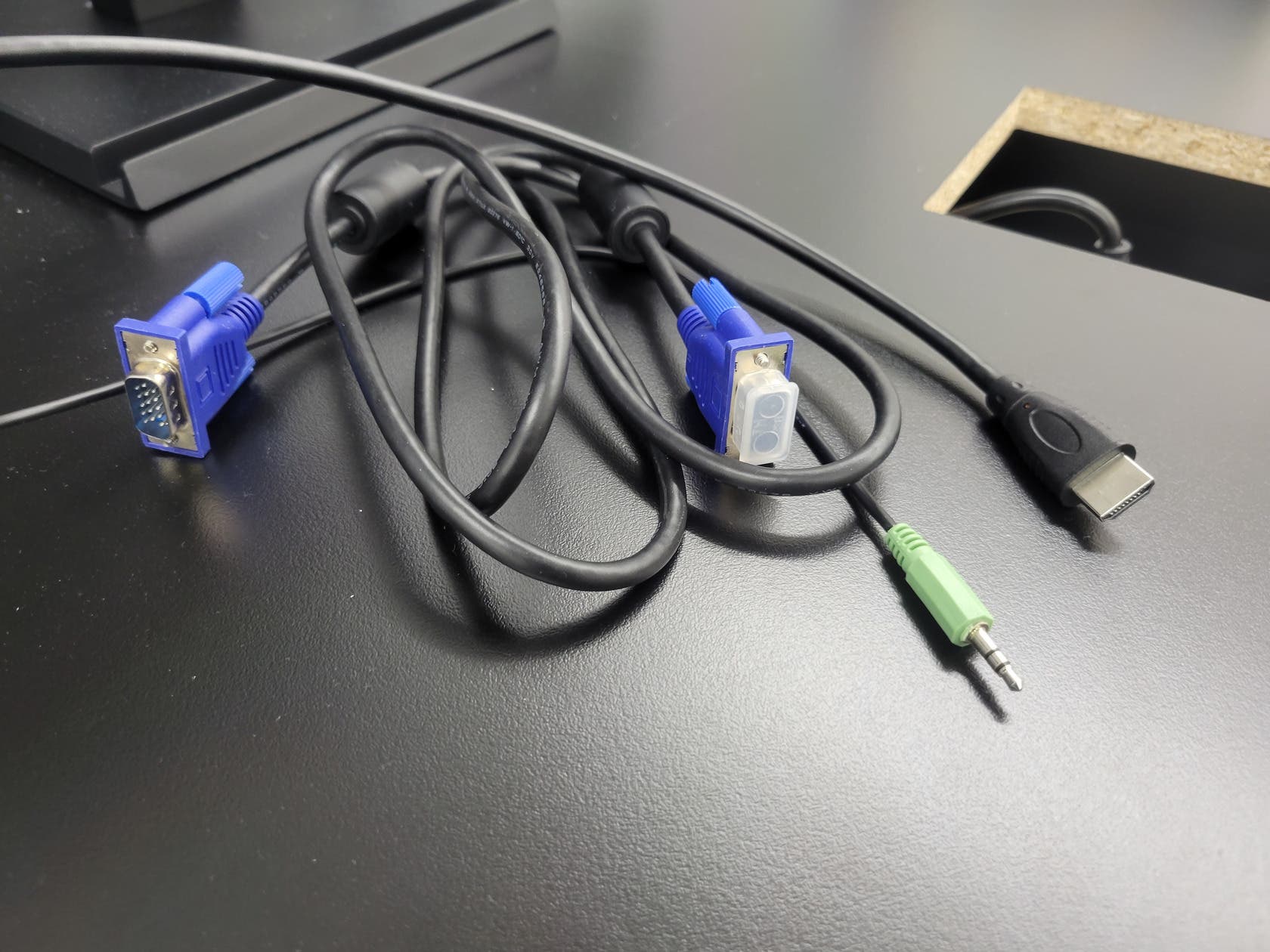 ＜小部屋会議室＞土日祝日も使えます！コワーキングスペースにも利用可✨6名利用可✨大阪梅田駅から徒歩1分♪の写真6