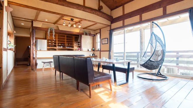 【別府鶴見小倉の豪邸】使い方色々、見晴らしいい高台でママ会、女子会、懇親会、P2台、広々一軒家貸し切りヴィラレガーロの写真1