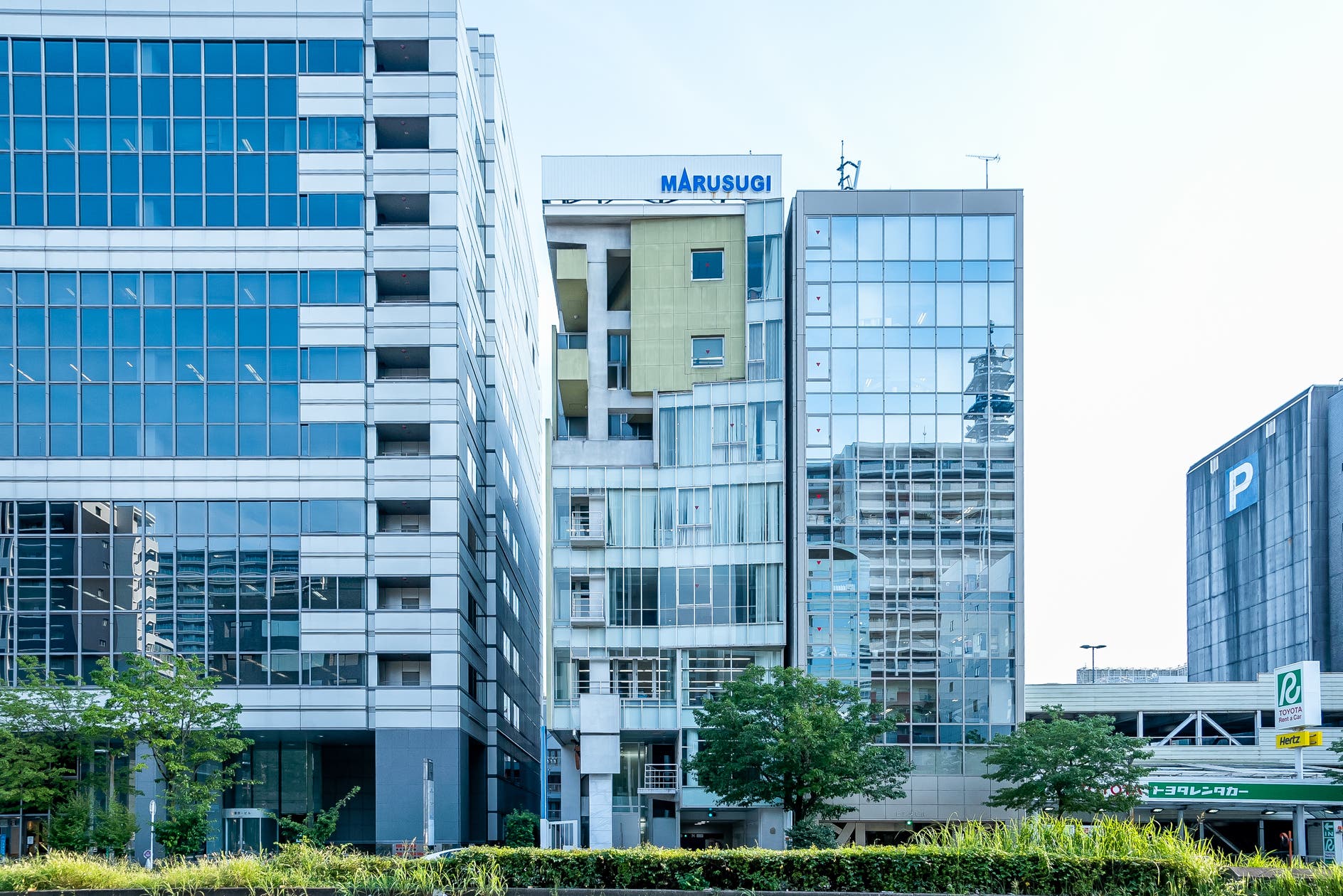 【平日会議室利用限定】栄テレビ塔から徒歩5分の好立地200㎡天井高4.5m 会議室仕様｜アルベホール名古屋の写真2