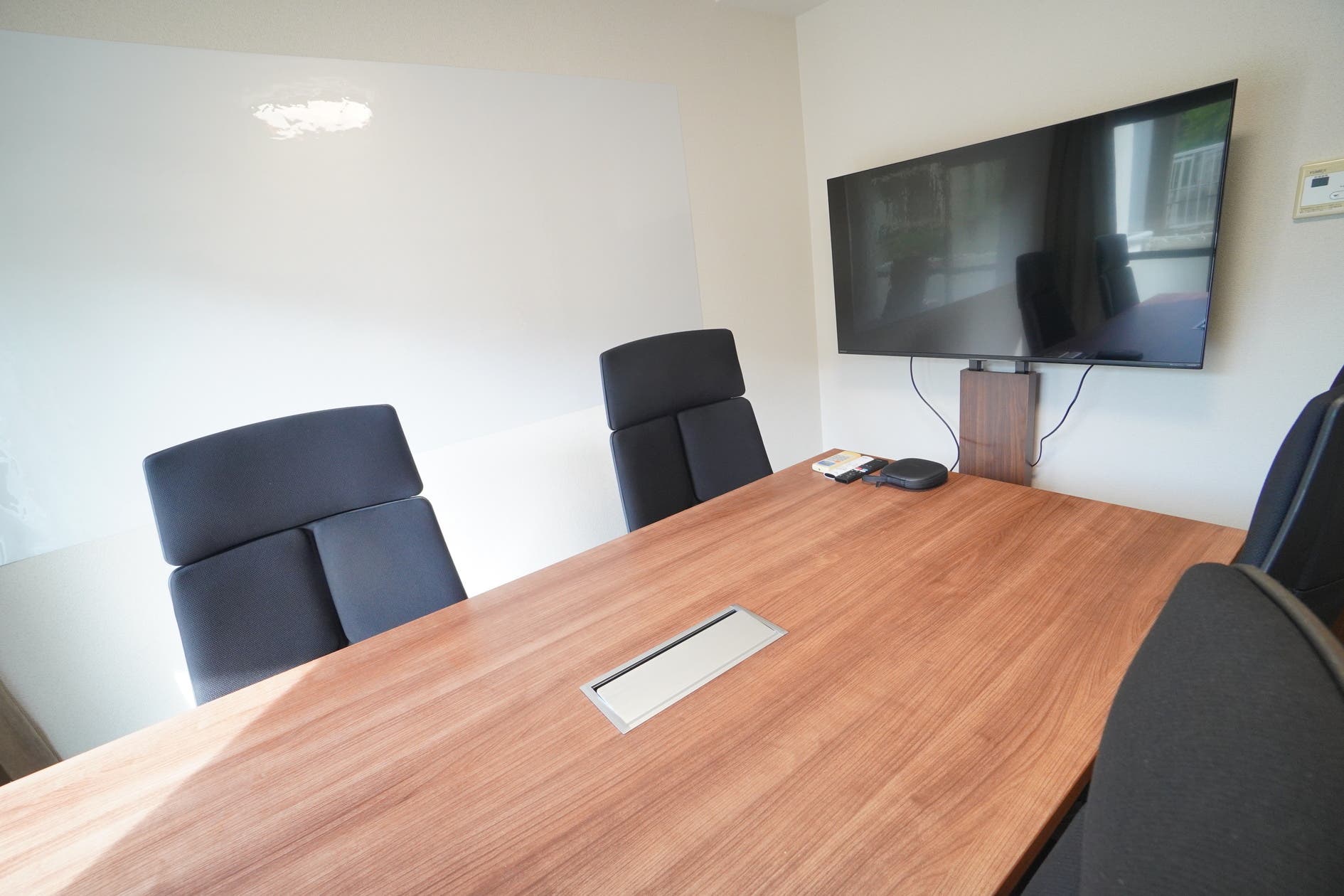 ＜二子玉川会議室＞完全個室✨光Wi-Fi📶大型モニター兼スマートテレビ📺会議/商談/テレワークの写真6