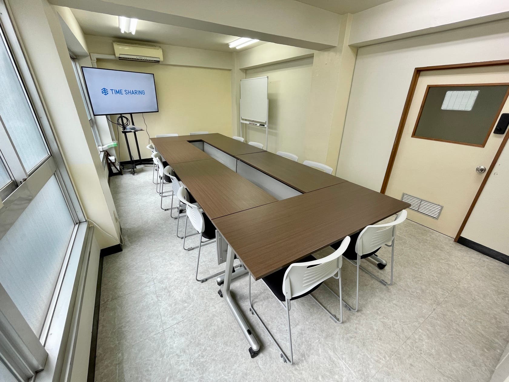 201【秋葉原駅5分】盛り上がる用途OK！リーズナブル会議室の写真2