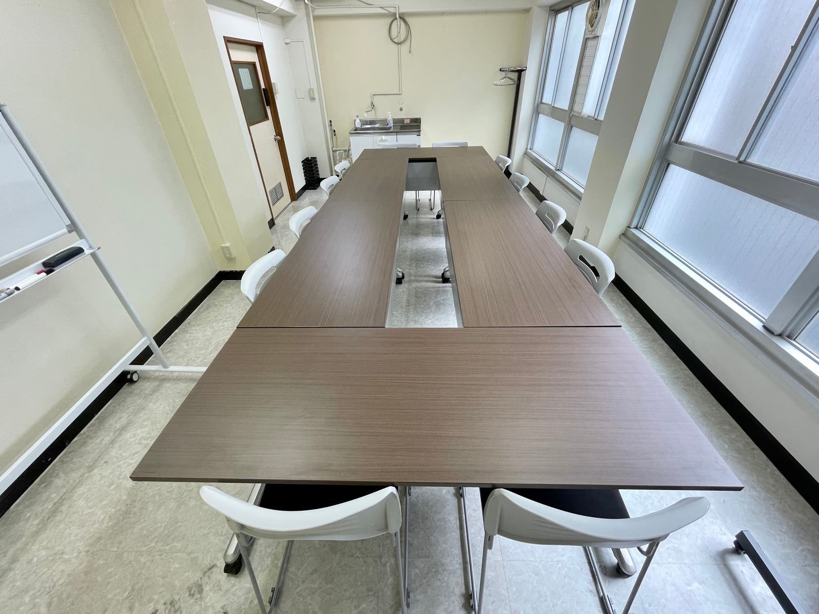 201【秋葉原駅5分】盛り上がる用途OK！リーズナブル会議室の写真12