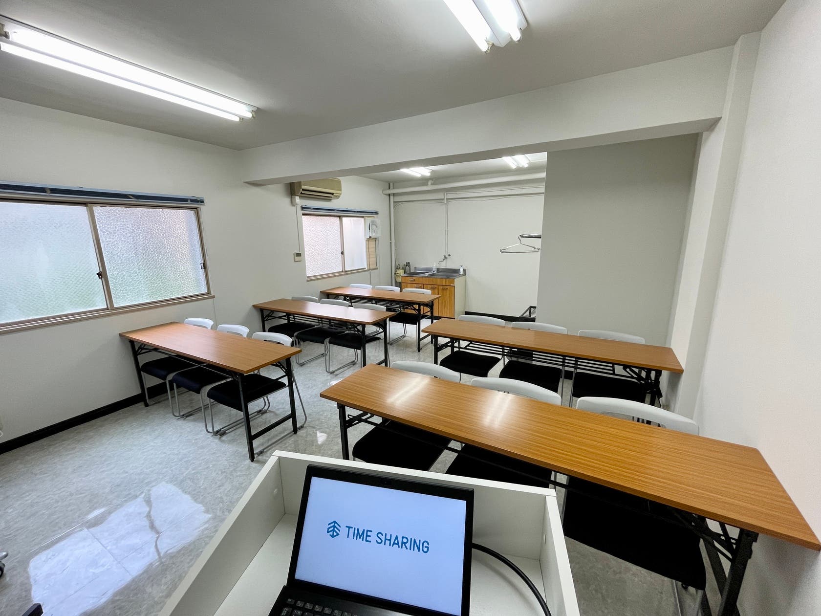 205【秋葉原駅5分】盛り上がる用途OK！リーズナブル会議室の写真5