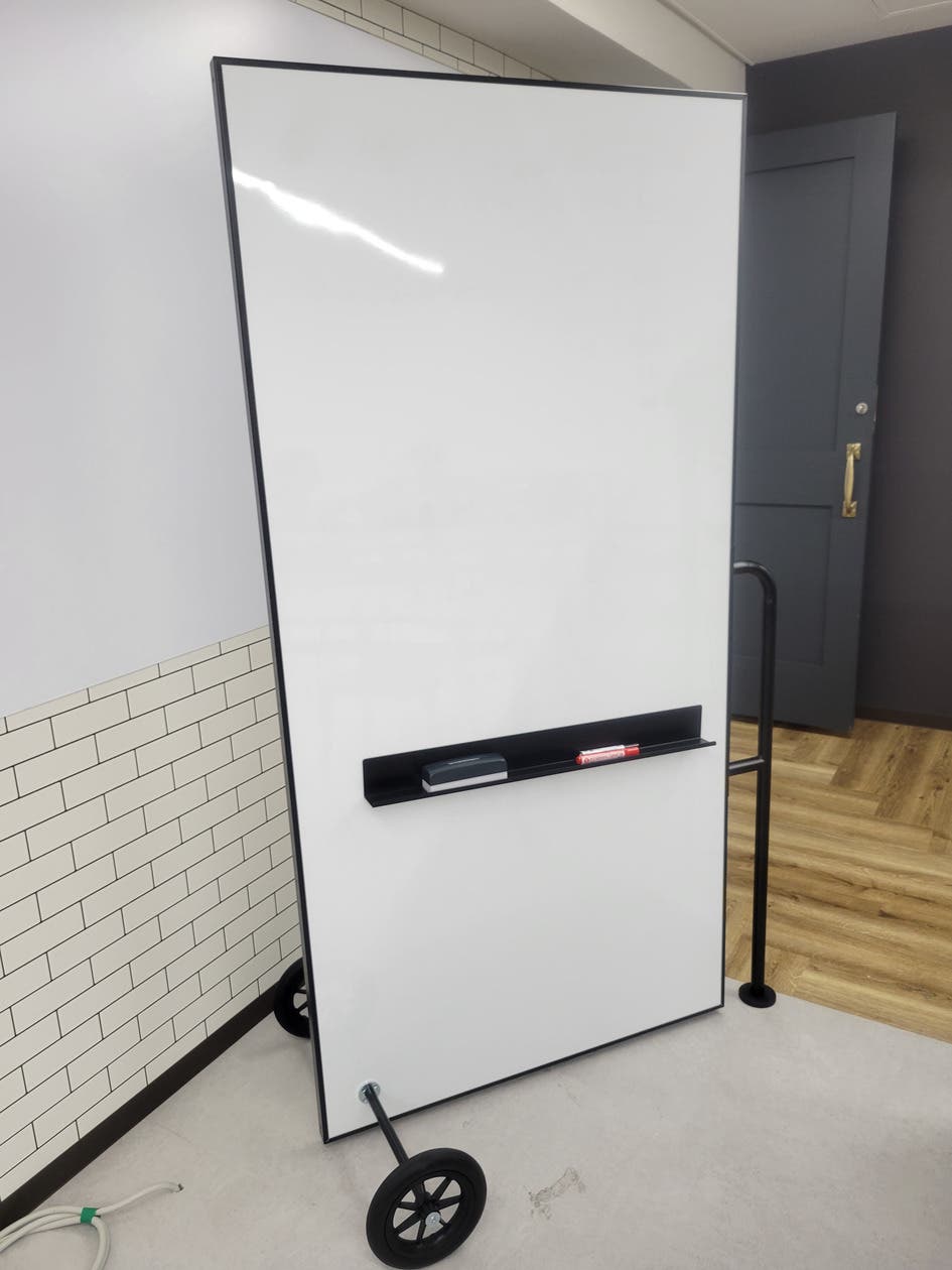 ＜セミナー会議室＞⭐️20名利用可⭐大阪梅田駅から徒歩1分♪室内明るい・窓あり換気OKの写真7