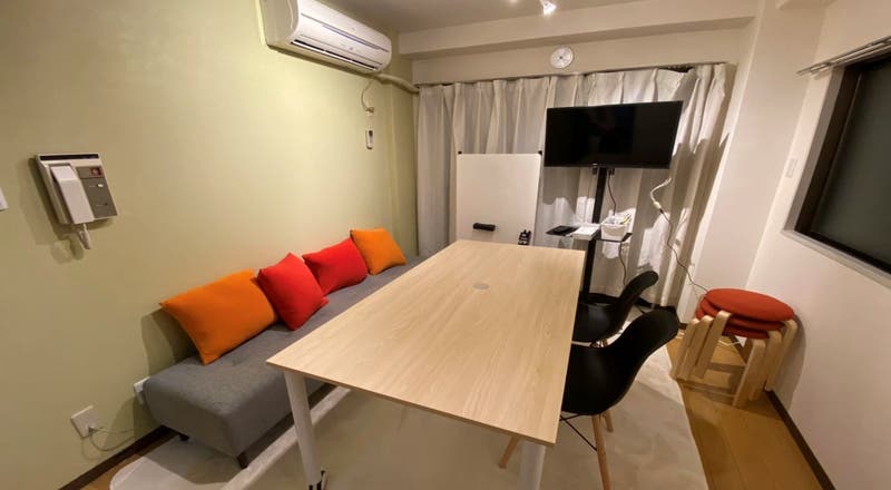 【浦和駅8分！6名】WiFi＆動画サービス＆モニター＆ホワイトボード＆備品類 全て無料✨窓あり☀ふれあい貸し会議室 浦和A
