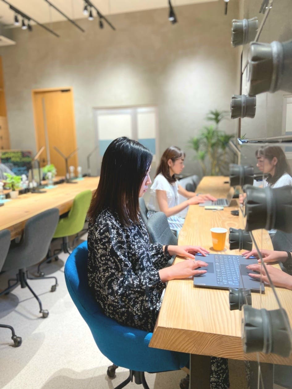 【町田 おしゃれなカフェ風ワークスペース】全席WEBミーティング可能／駐車場無料／フリードリンク＆スナックの写真4