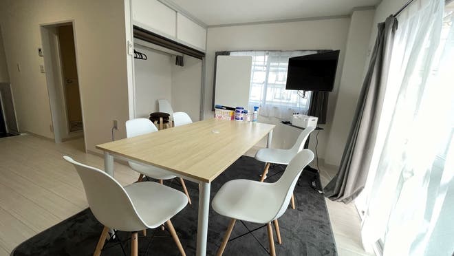 【大宮駅6分!9名】綺麗✨WiFi&動画サービス&モニタ&ホワイトボード&備品類 全て無料😊窓あり☀ふれあい貸し会議室 大宮Aの写真3