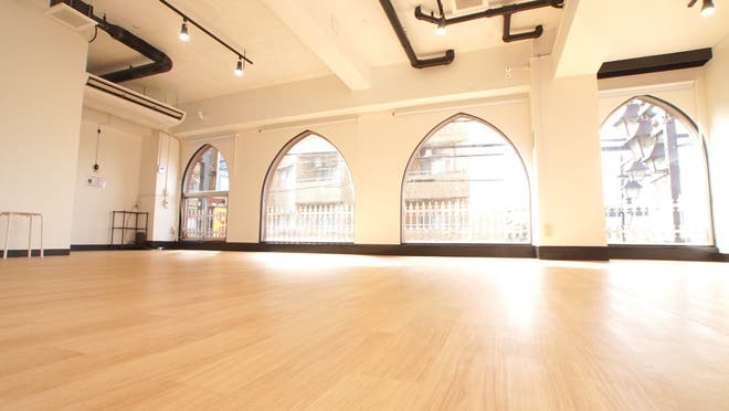 「 大型壁面ミラー✨BOSEステレオ♪ Wi-Fi📶 窓がある広々スタジオ 」の写真2